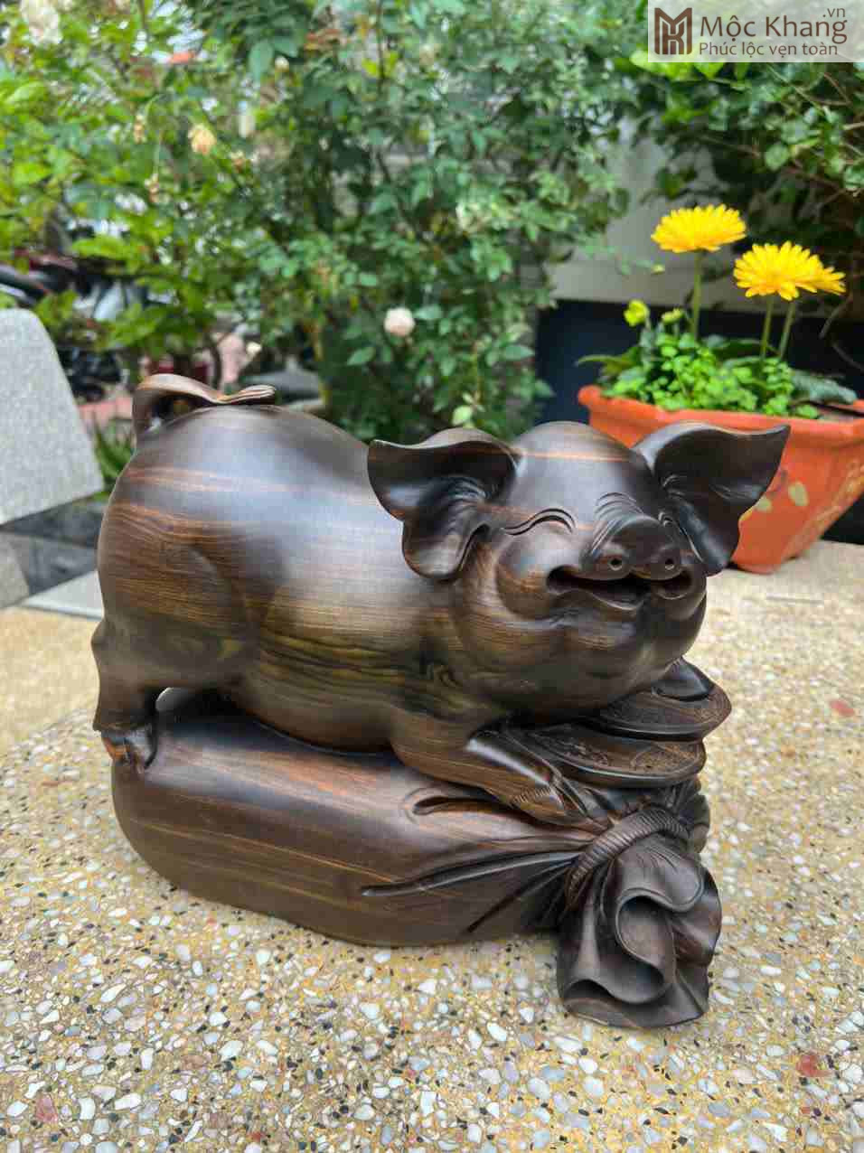 Tượng Heo Gỗ Mun Hoa Cao 24 Ngang 30 Sâu 15 (cm) - Mộc Khang