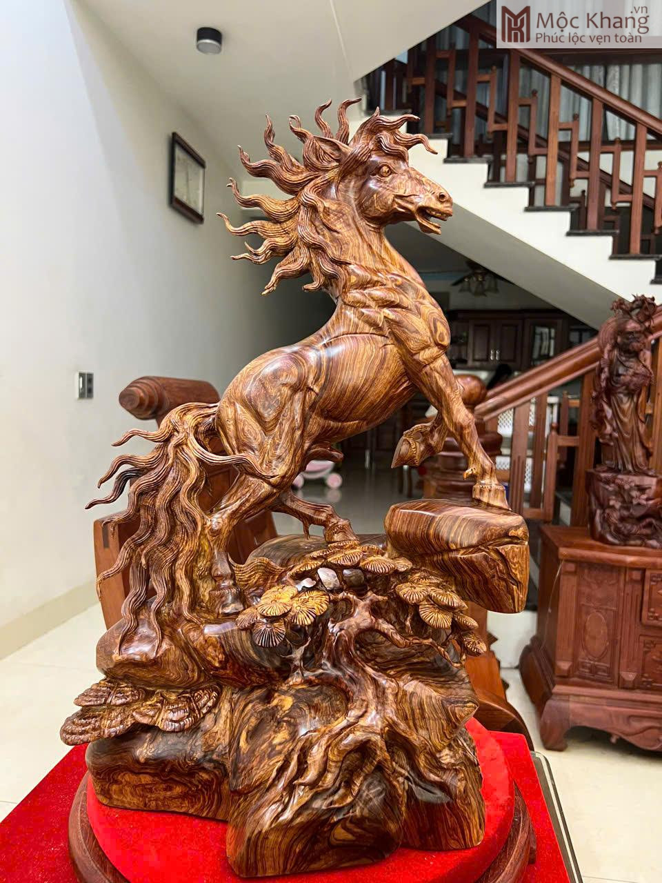 Tượng Nhất Mã Phi Thiên Gỗ Cẩm Cao 60 (cm) - Mộc Khang
